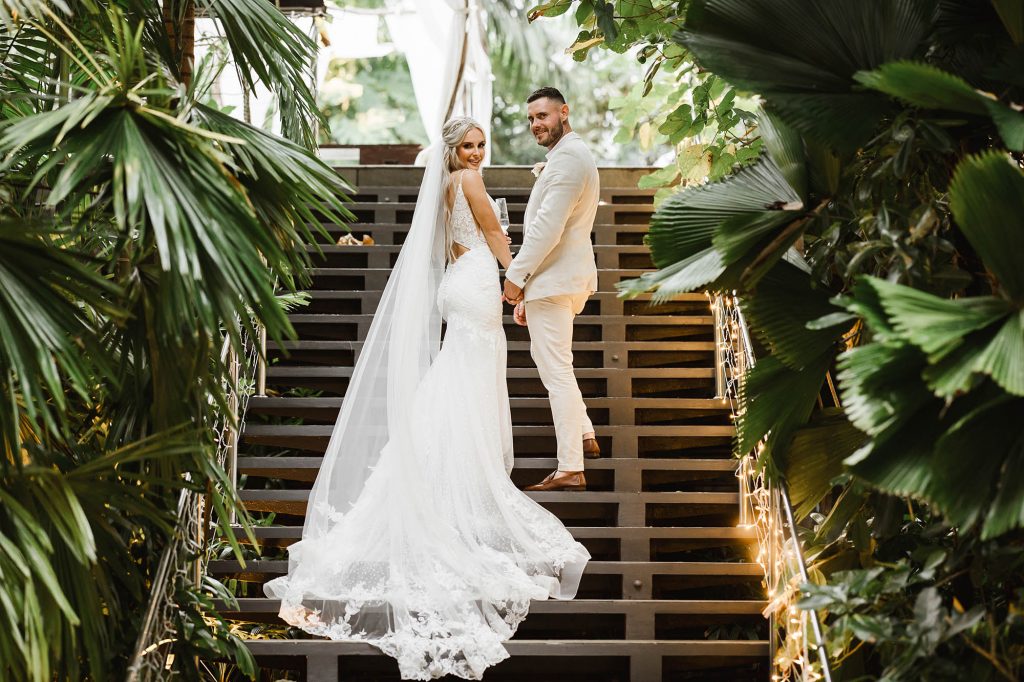 tirtha-uluwatu-bali-wedding-emma-jordan-bali-pixtura-29